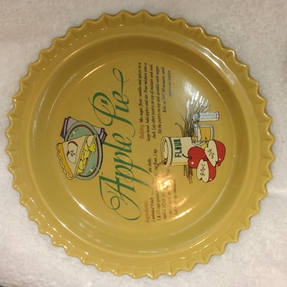 Universal Trumps Corp. | Kitchen | Vintage Apple Pie Ceramic Pan In ...